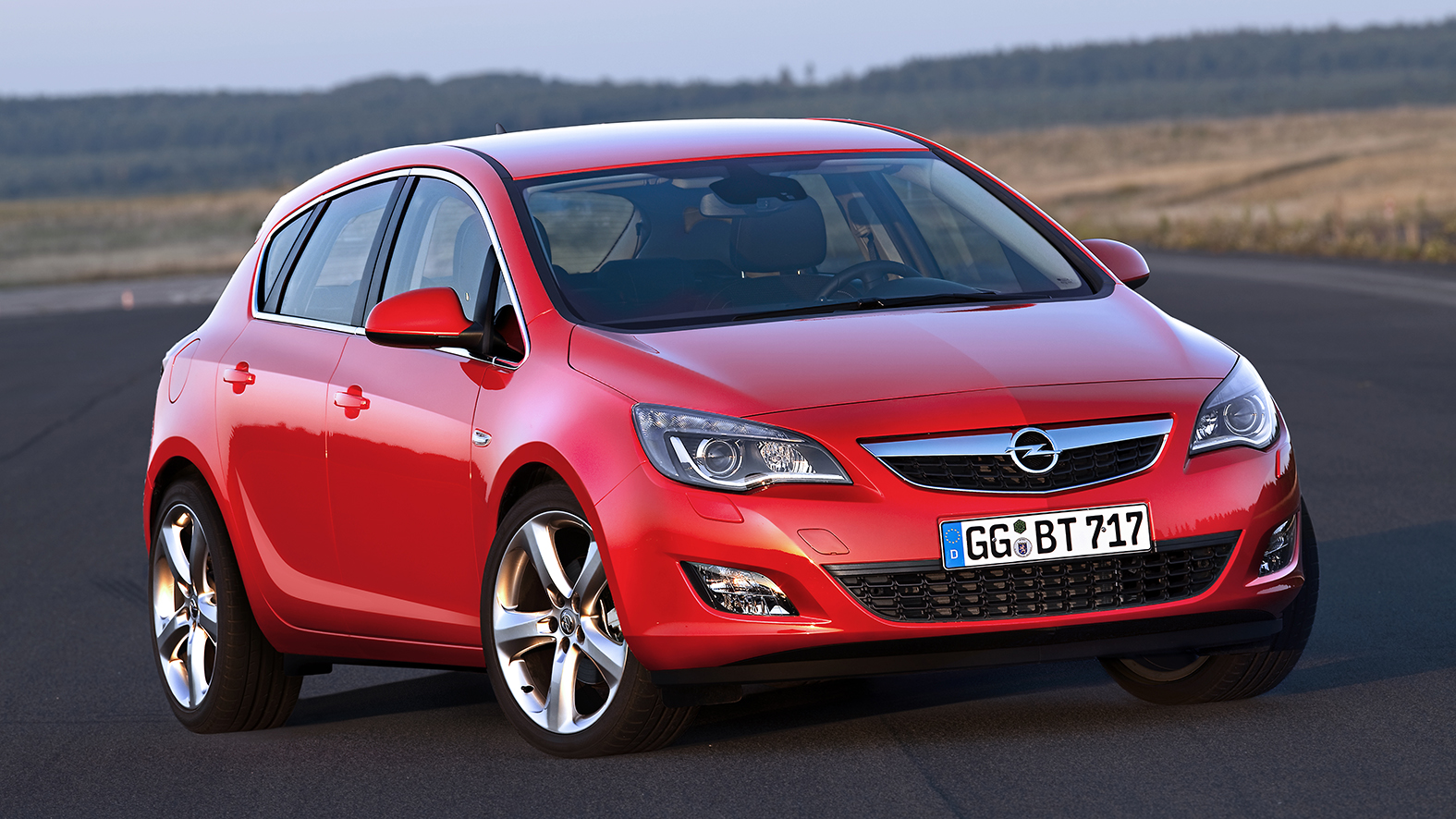 The Astra Wins The Automotive Oscar - Opel POST