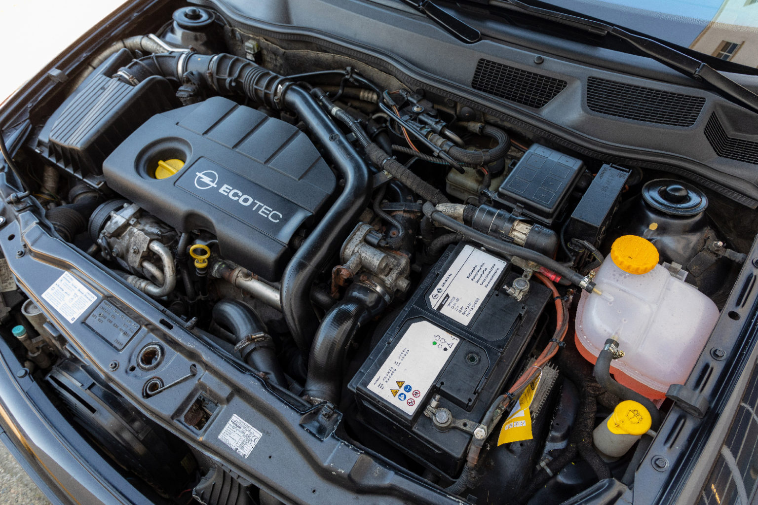 AN ASTRA IS A HIGH MILEAGE HERO - Opel POST