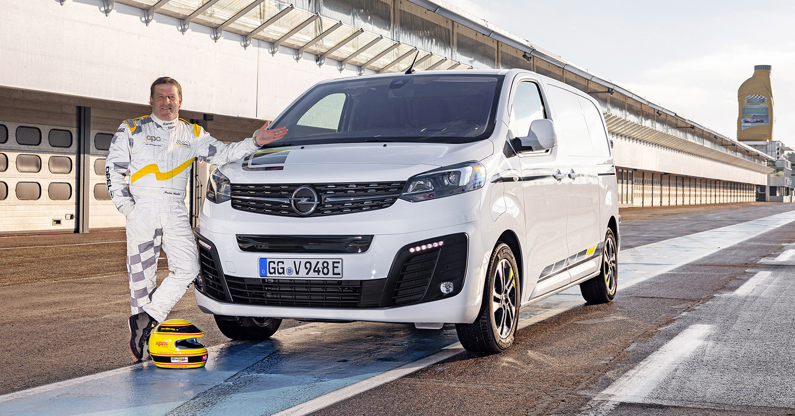 Sporty Outfit - Opel POST