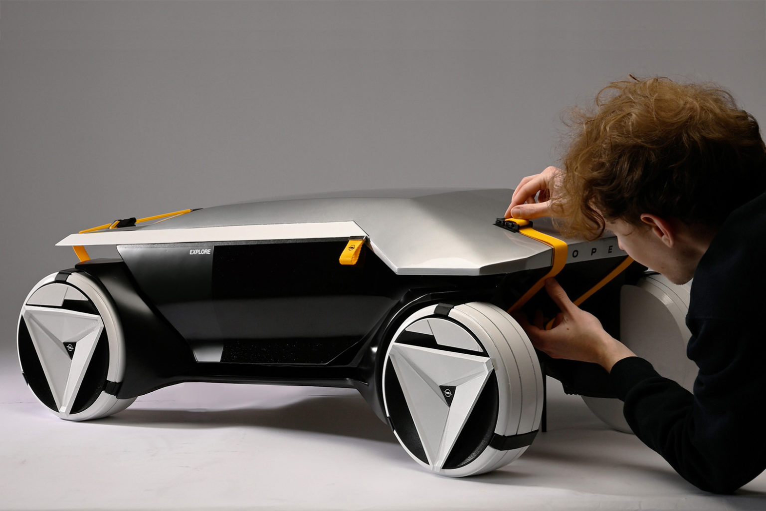 Opel Post | International