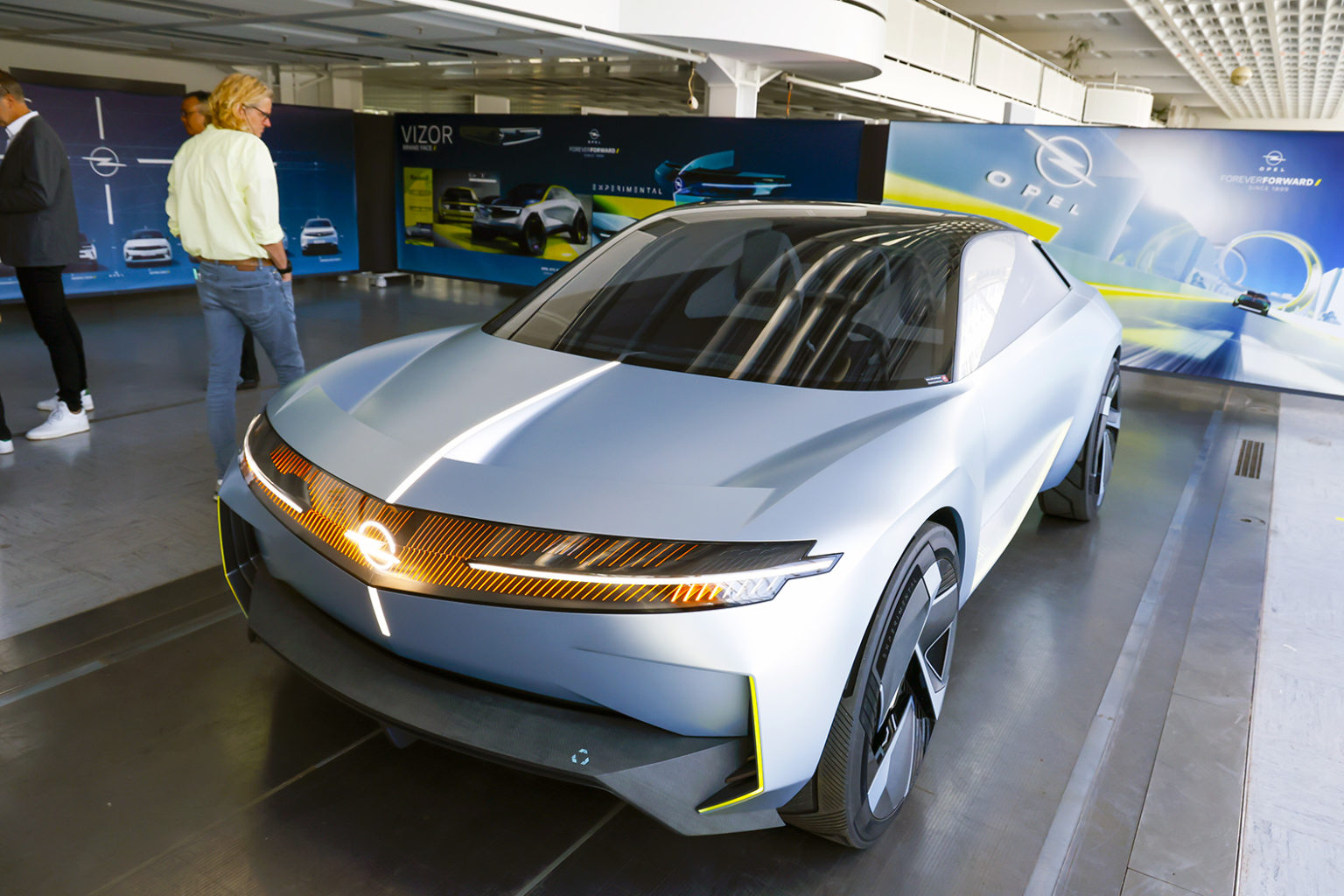 Opel Design Up-Close - Opel POST