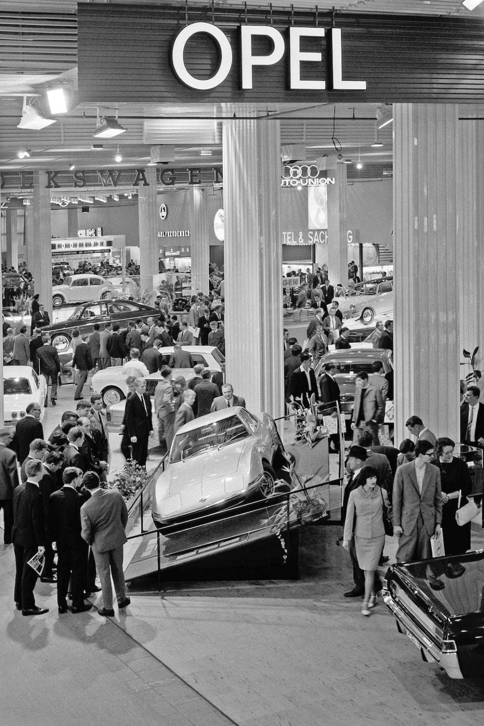 Opel Post | International